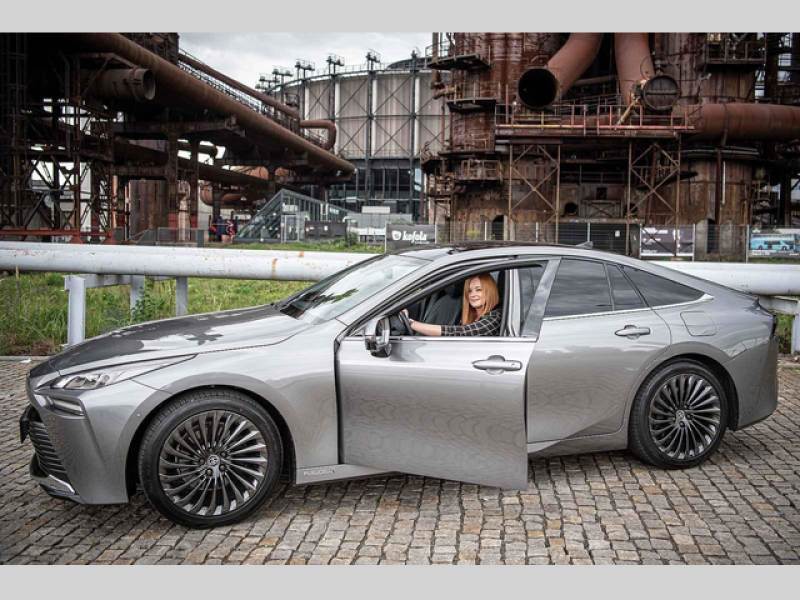 Diskuze - OBRAZEM: V Ostravě je k viděni Toyota Mirai. První auto na ...