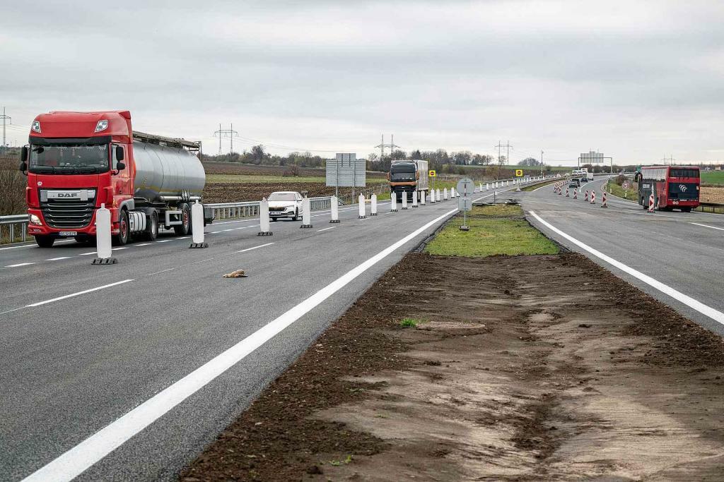 Dálnice D1 u Přerova se brzy otevře: přinese úlevu městu i nástrahy pro ...