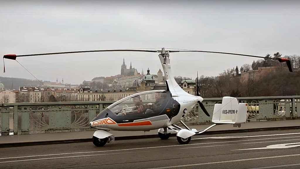 V Přerově postavili létající "auto". Už jezdí po českých silnicích ...