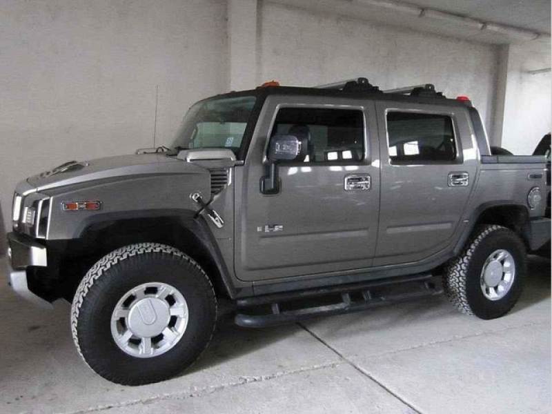 Chcete Ferrari nebo Hummer po drogovém bossovi? Hlásit se můžete ještě ...