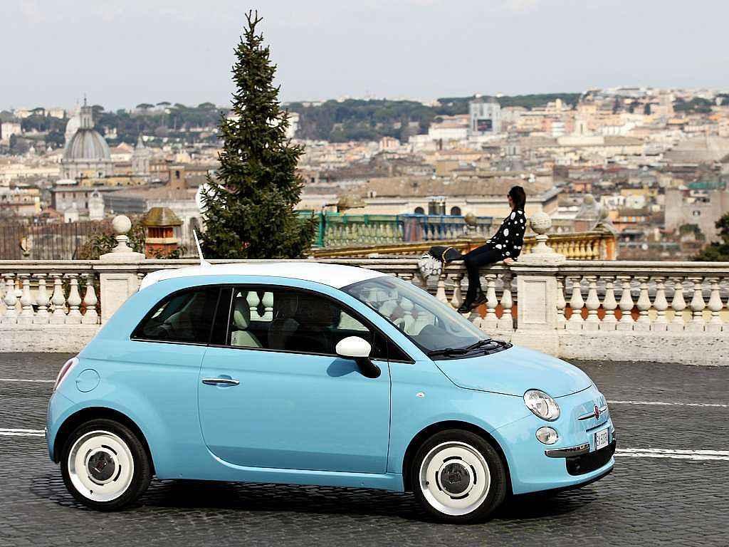 Fiat 500 Vintage ’57 dorazil do Česka. Retro stylovka stojí nejméně 390 ...