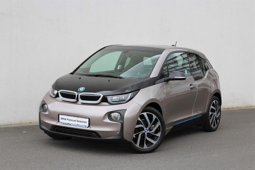 Ojeté elektromobily a hybridy se prodávají s minimálním nájezdem ...