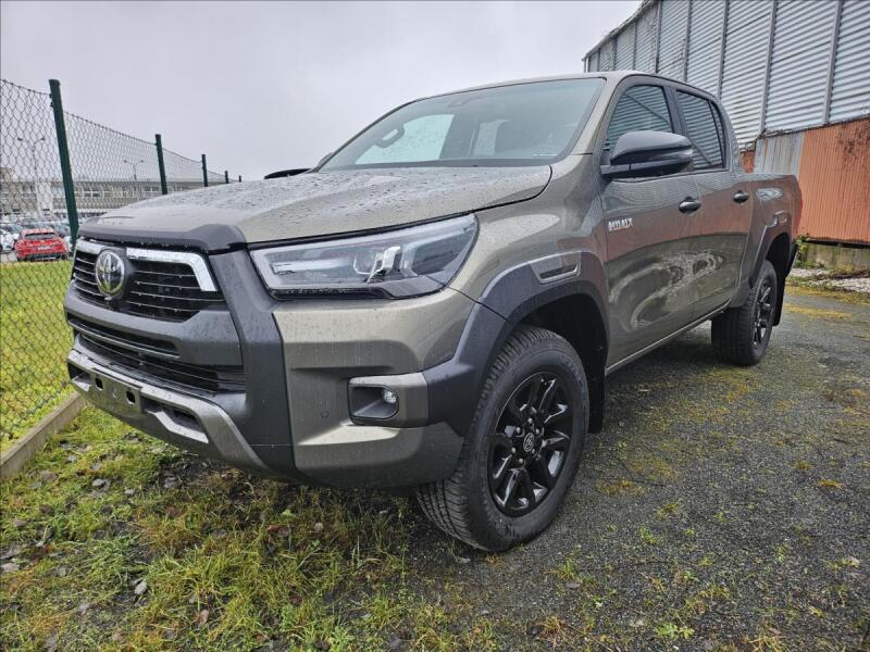 Toyota Hilux 2,8 AT Invincible | Největší inzerce autobazarů - TipCars