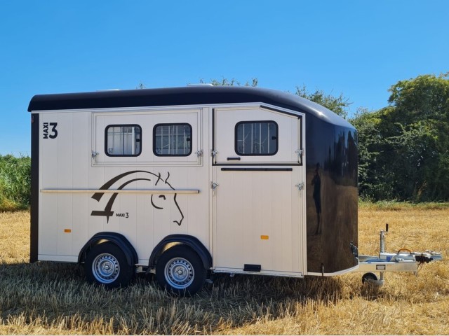 Cheval Liberté MAXI 3 ČERNÝ