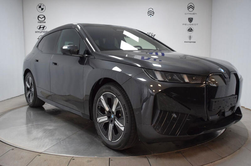 BMW iX xDrive45 H/K Tažné Komfort p. | Největší inzerce autobazarů ...