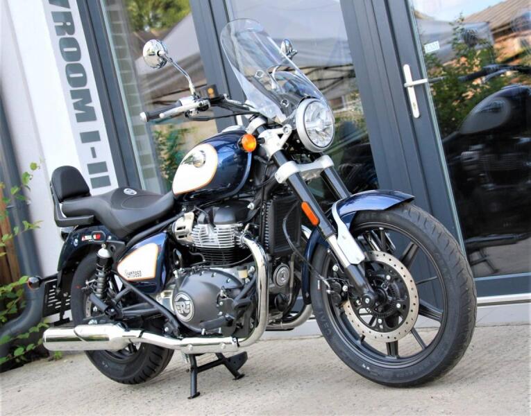 Royal Enfield Super Meteor 650 CELESTIAN BLUE