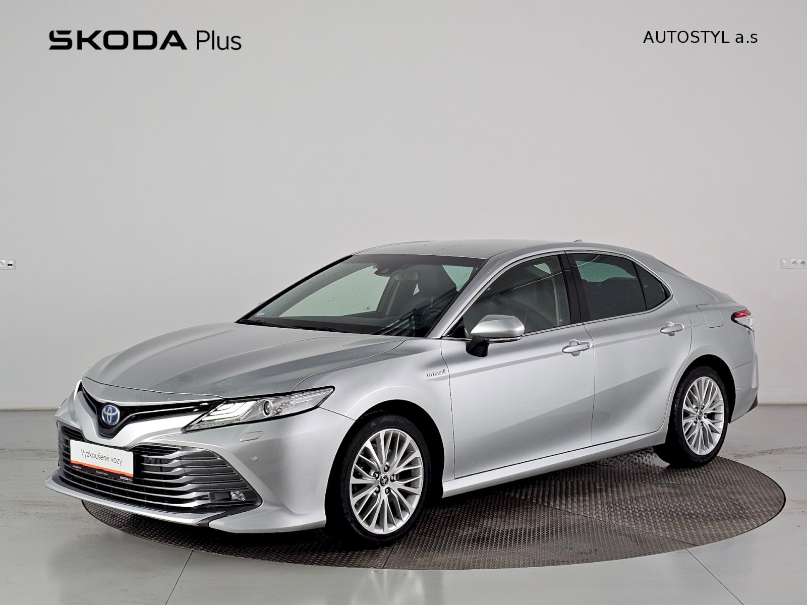Toyota Camry 2.5HEV EXECUTIVE | Největší inzerce autobazarů - TipCars