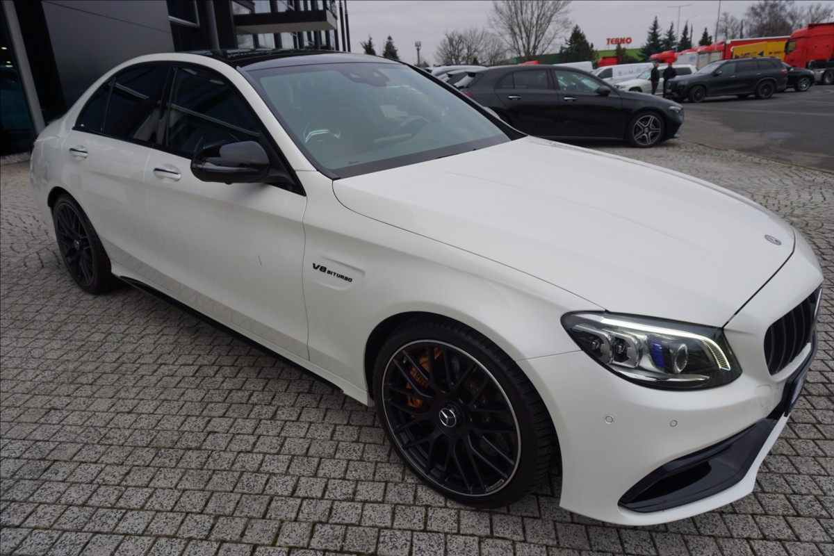 Mercedes-Benz Třídy C 4,0 AMG C63 S | Největší inzerce autobazarů - TipCars