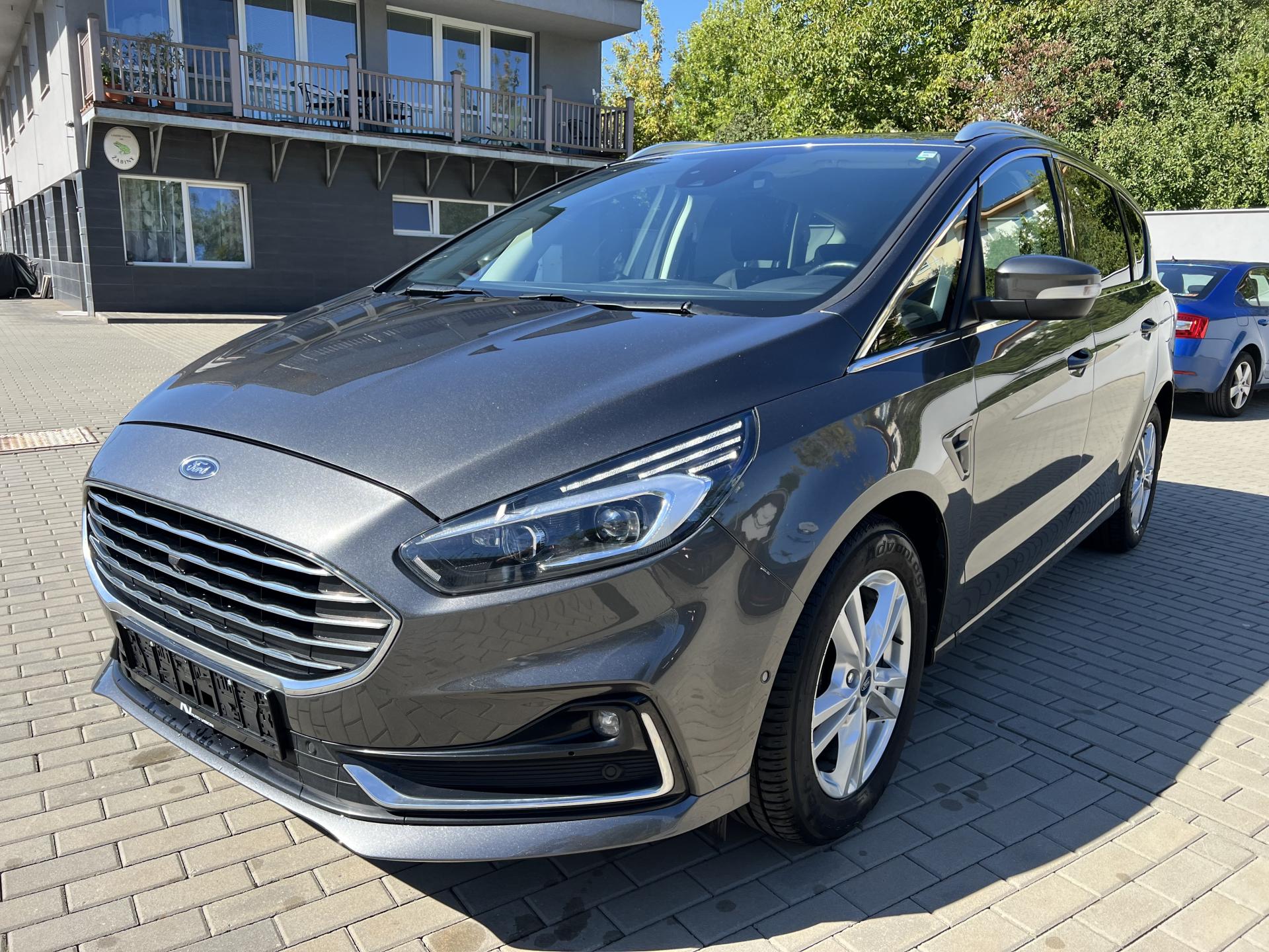 Ford S-MAX 2.0 EB 7 Míst tažné Led | Největší inzerce autobazarů - TipCars