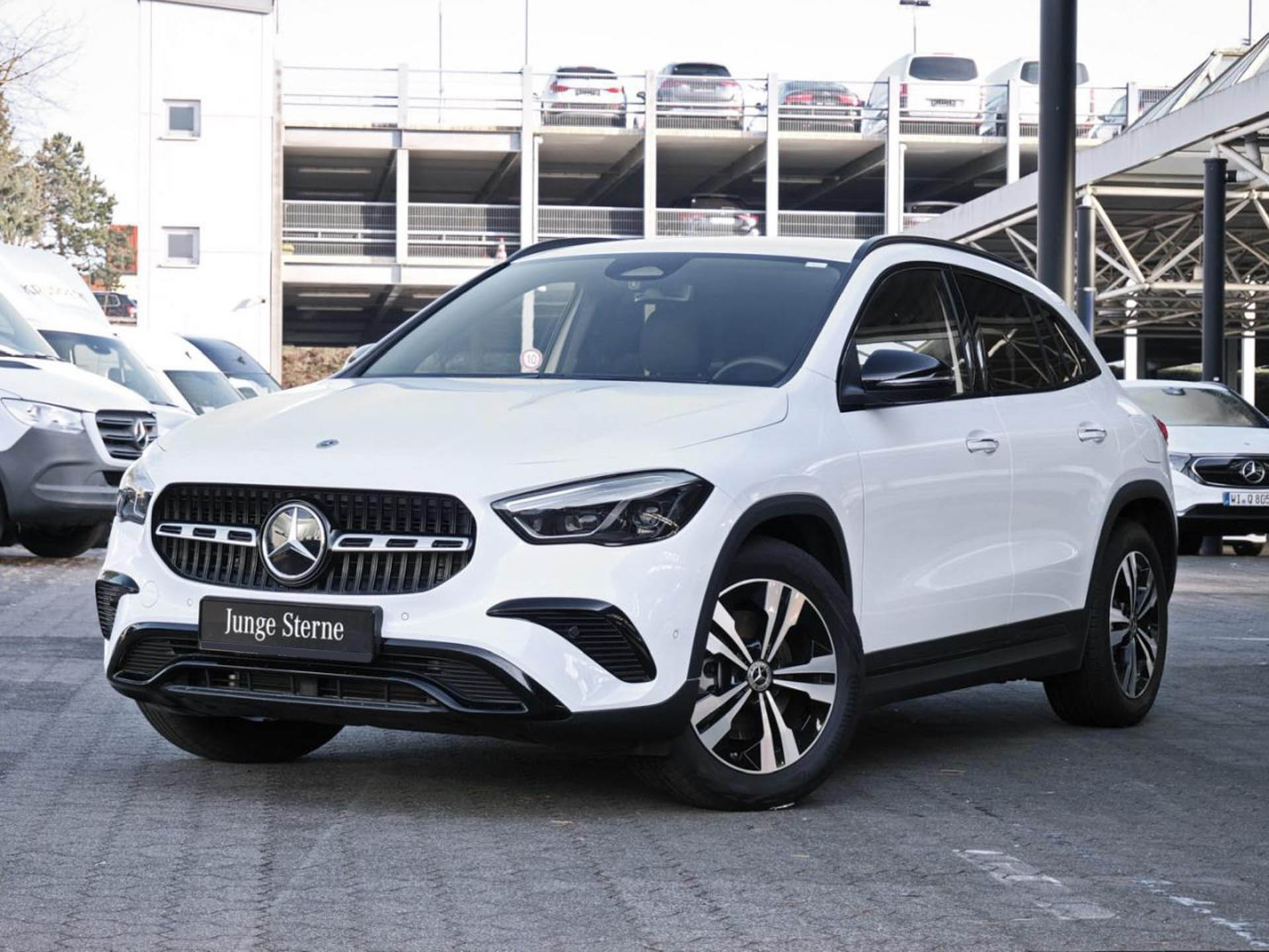 Mercedes-Benz GLA 250 4M Distronic Kam Taž LED | Největší inzerce ...